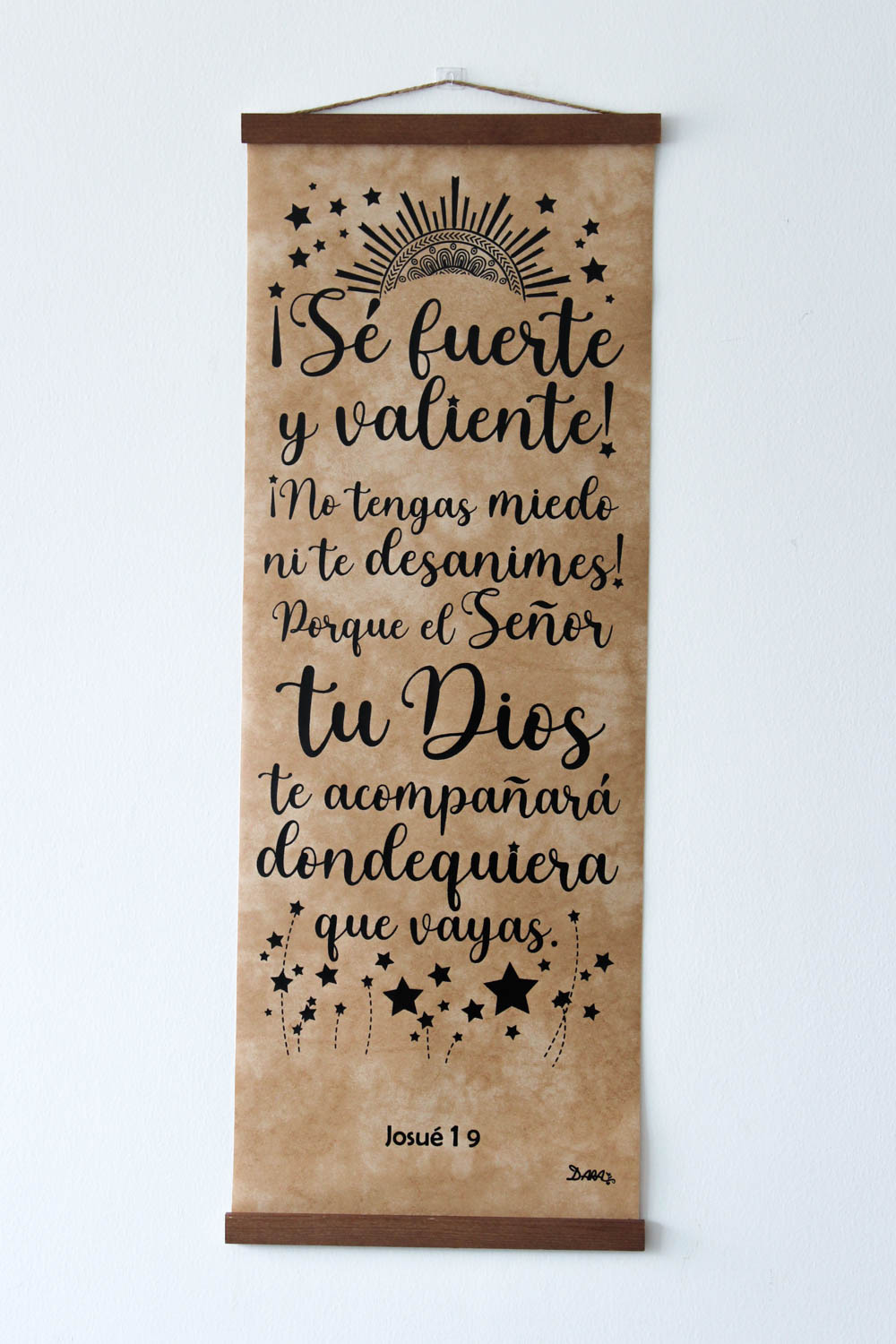 Sé fuerte y valiente - Dara Arts & Gifts - Handcrafted Biblical Scrolls